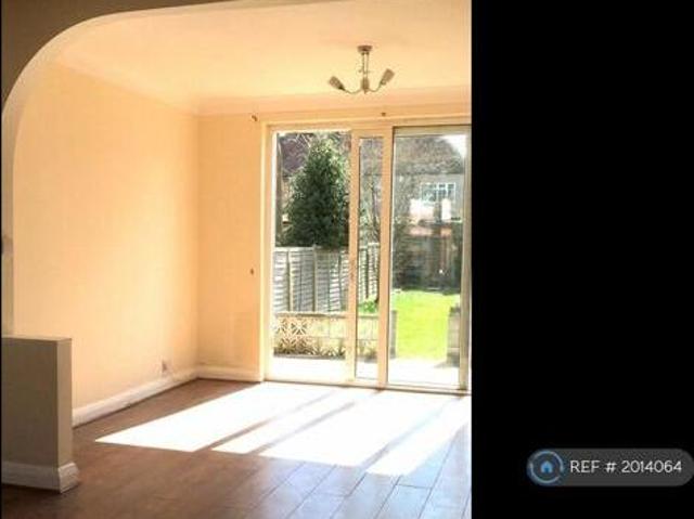 3 Bedroom Semi detached House For Rent In Ilford