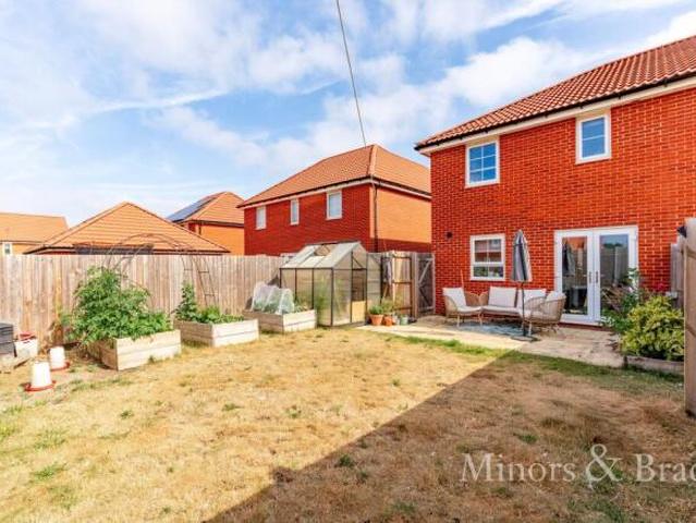 3 bedroom semi detached house for rent in Innes Place, Cringleford, NR4