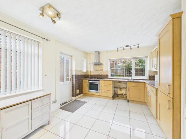 3 bedroom semi detached house for rent in Instow Drive, Sunnyhill, DE23