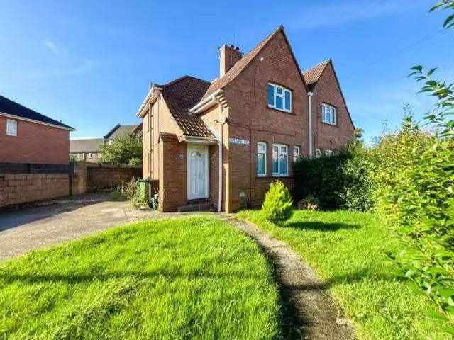 3 bedroom semi detached house for rent in Instow Road, Bristol.
