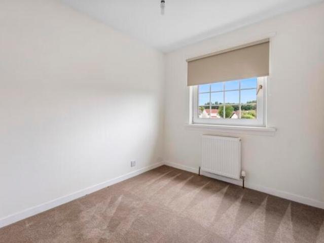 3 bedroom semi detached house for rent in Invergarry Avenue, Deaconsbank, Glasgow, G46