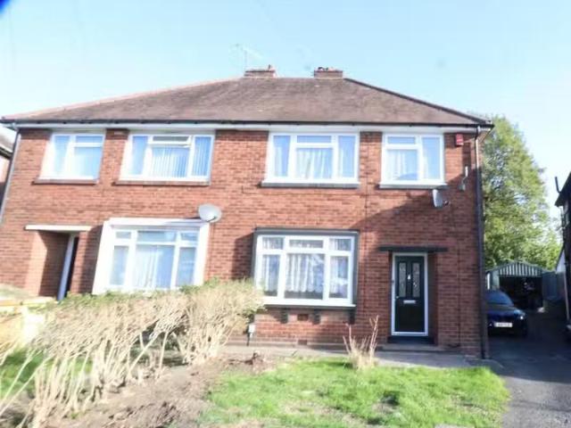 3 bedroom semi detached house for rent in Ivy House Road, Oldb.