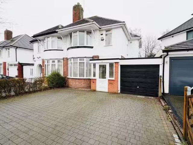 3 bedroom semi detached house for rent in Jacey Road, Shirley.