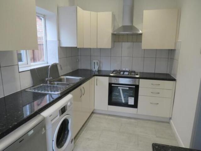 3 bedroom semi detached house for rent in Jackson Avenue, Mickleover, DE3