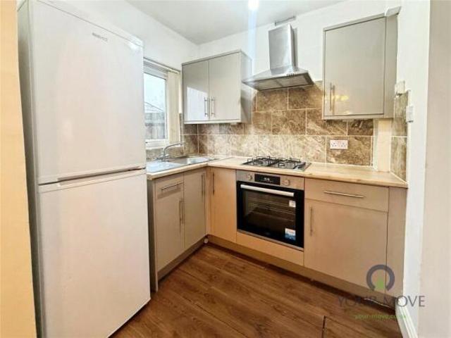 3 bedroom semi detached house for rent in Jiggins Lane, Birmingham, B32