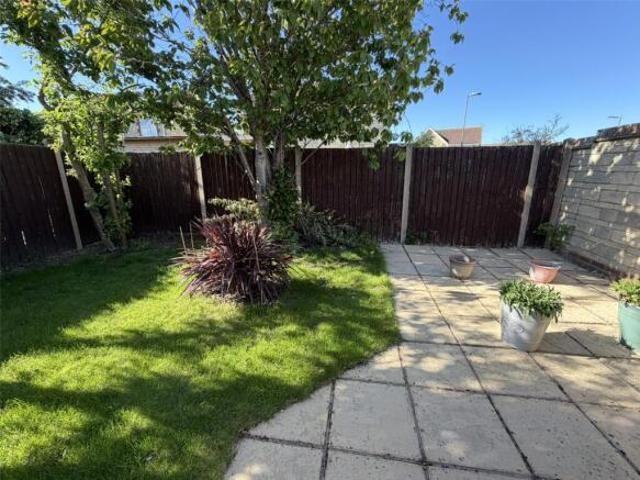 3 bedroom semi detached house for rent in Katherine Close, Churchdown, Gloucester, GL3