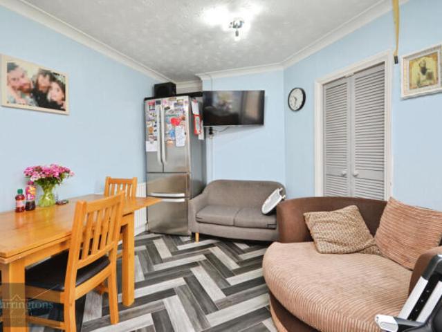 3 bedroom semi detached house for rent in KAVANAGHS ROAD, Brentwood, CM14