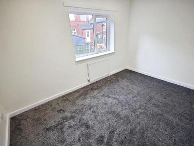 3 bedroom semi detached house for rent in Kenilworth Grove, Longton, ST3