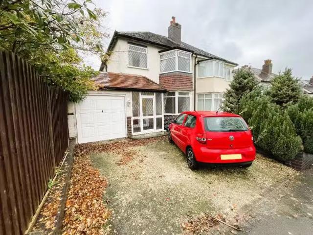 3 bedroom semi detached house for rent in Kedleston Road, B28