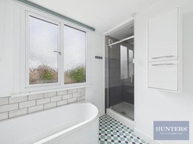 3 bedroom semi detached house for rent in Keriston Avenue, Churchdown, Gloucester, GL3