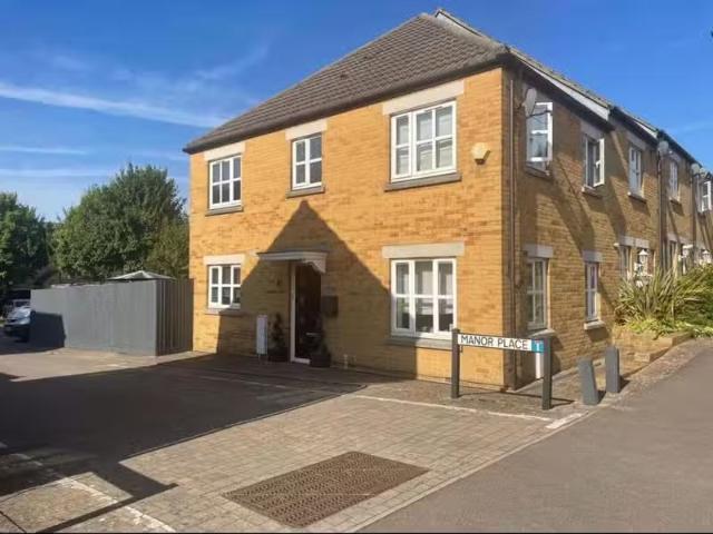 3 bedroom semi detached house for rent in Kings Drive, Stoke G.