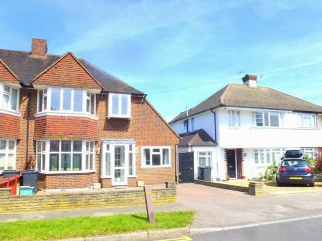 3 Bedroom Semi detached House For Rent In Kingston Upon Thames, Greater London