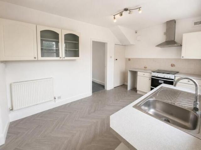 3 bedroom semi detached house for rent in Kingston Avenue, Wigston, LE18