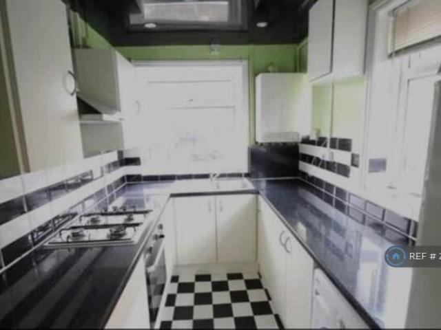 3 bedroom semi detached house for rent in Kingsway, Manchester, M19