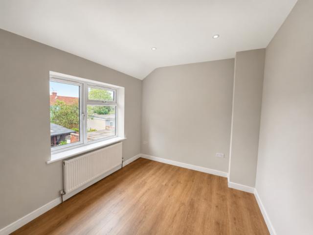 3 bedroom semi detached house for rent in Lancaster Avenue, Slough, SL2