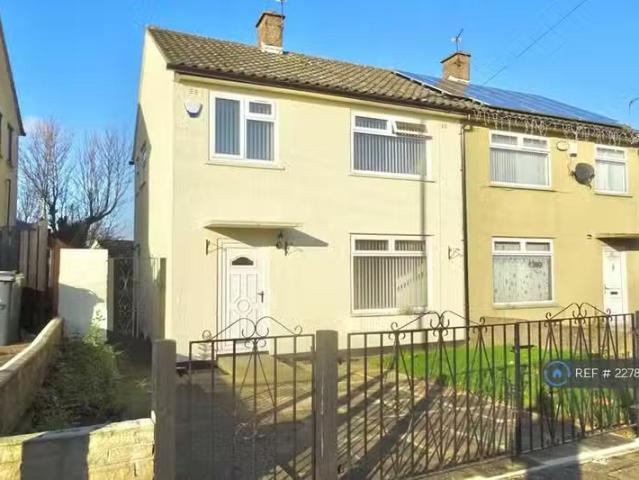 3 bedroom semi detached house for rent in Landscove Avenue, Br.