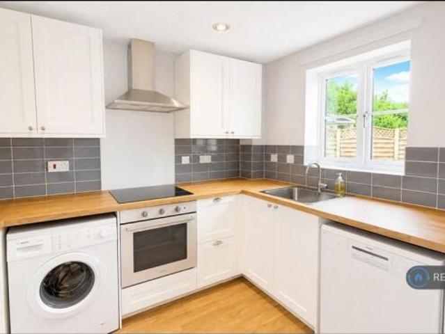 3 bedroom semi detached house for rent in Lanercost Crescent, Milton Keynes, MK10