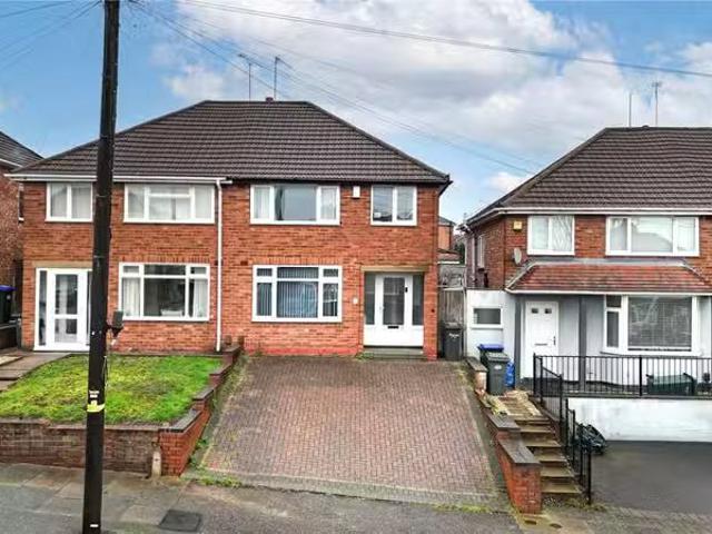 3 bedroom semi detached house for rent in Langford Avenue, Bir.