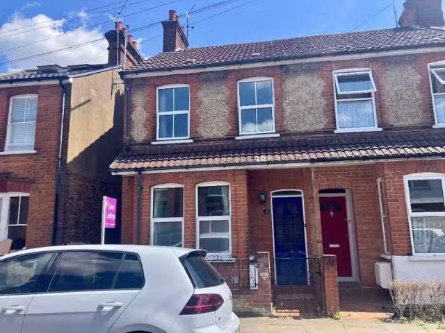 3 bedroom semi detached house for rent in Ladysmith Road, St A.