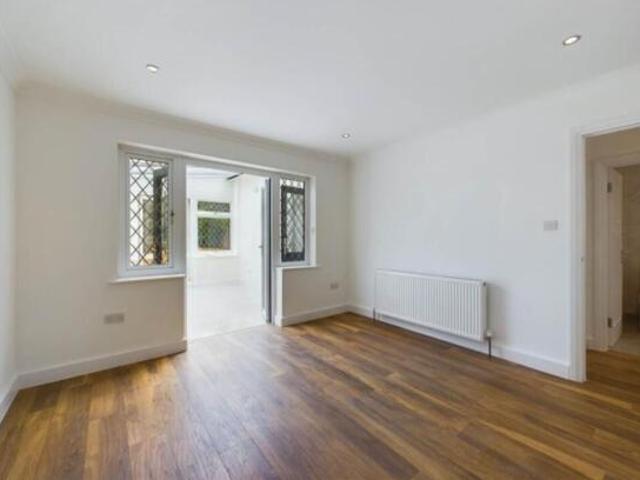 3 bedroom semi detached house for rent in Ladywood Avenue, Petts Wood, BR5