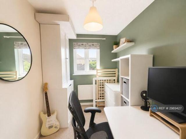 3 bedroom semi detached house for rent in Lavender Road, Cheltenham, GL51
