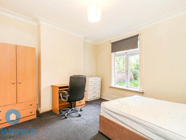 3 bedroom semi detached house for rent in Lenton Boulevard, Lenton, NG7
