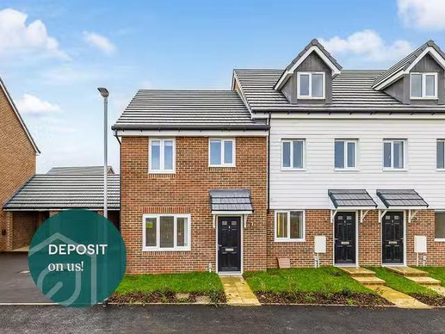 3 bedroom semi detached house for rent in Leaf Living at Westw.