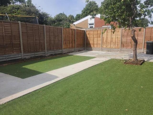 3 bedroom semi detached house for rent in Leagrave Road, Luton, Beds, LU3