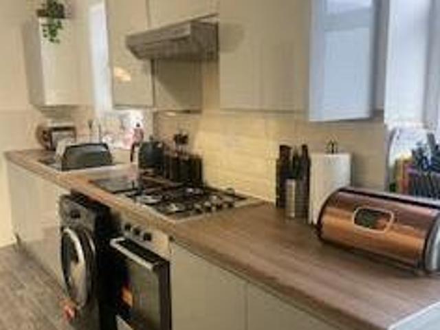3 Bedroom Semi detached House For Rent In Leeds, West Yorkshire