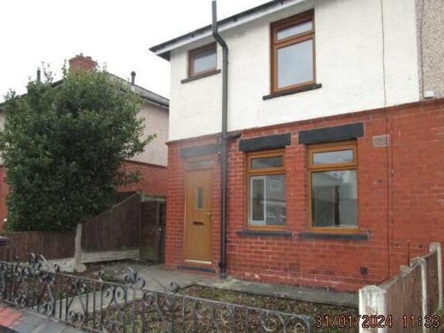 3 Bedroom Semi detached House For Rent In Leigh, Greater Manchester