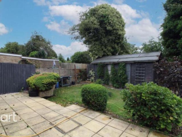 3 bedroom semi detached house for rent in Leyhill Drive, LUTON, LU1