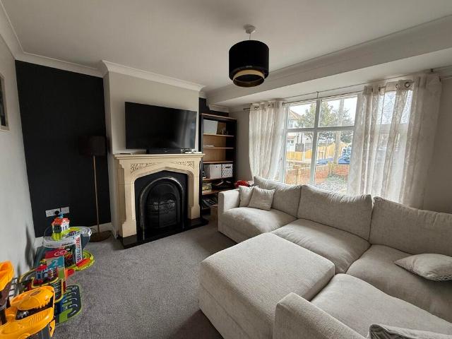 3 bedroom semi detached house for rent in Lincoln Gardens, Birchington, CT7