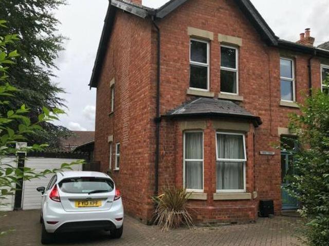 3 Bedroom Semi detached House For Rent In Lincolnshire, Woodall Spa