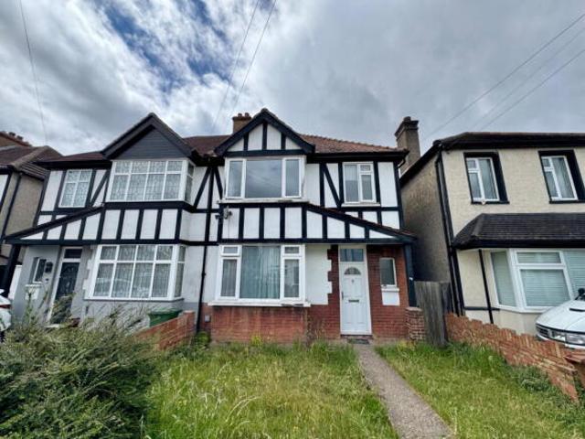 3 bedroom semi detached house for rent in Lion Road, Bexleyheath, DA6 8NS, DA6