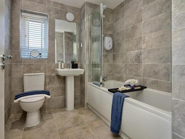 3 bedroom semi detached house for rent in Liberty Rise, Hull, HU9