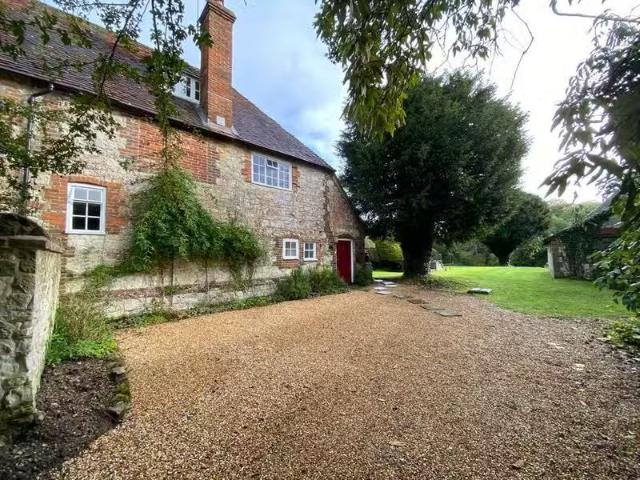 3 bedroom semi detached house for rent in Liss, Hampshire, GU33