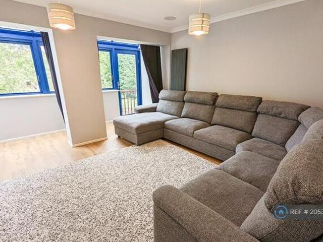 3 Bedroom Semi detached House For Rent In London