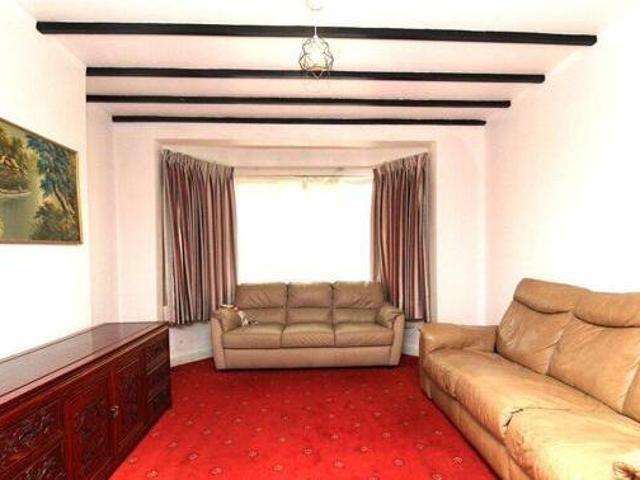 3 Bedroom Semi detached House For Rent In London