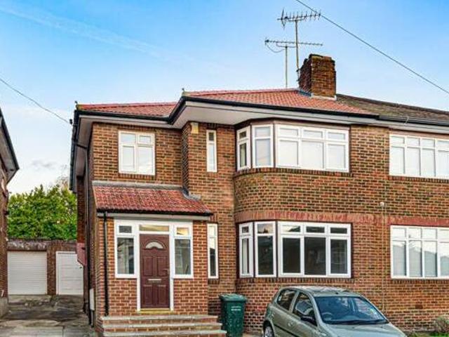 3 Bedroom Semi detached House For Rent In London