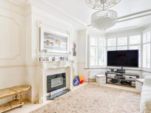 3 Bedroom Semi detached House For Rent In London