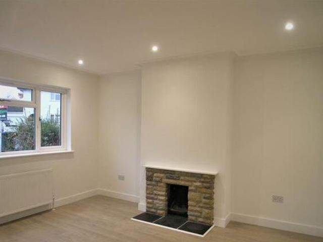 3 Bedroom Semi detached House For Rent In London