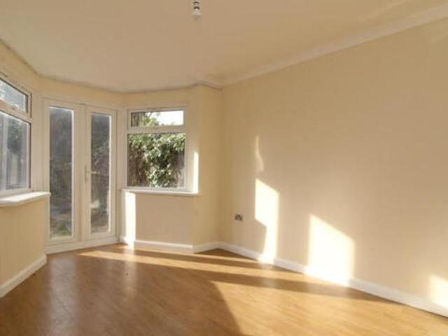 3 Bedroom Semi detached House For Rent In London