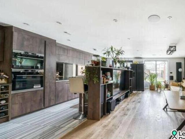3 Bedroom Semi detached House For Rent In London, Greater London