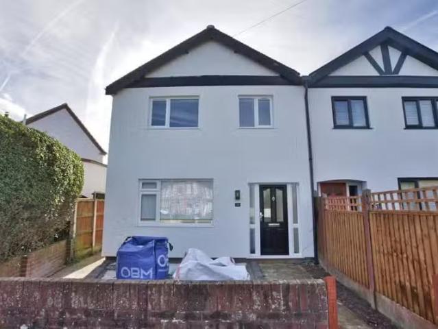 3 bedroom semi detached house for rent in London Road, Deal, K.