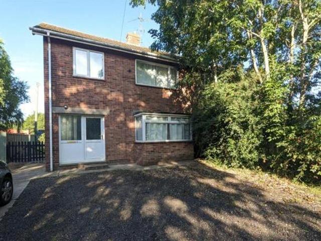 3 Bedroom Semi detached House For Rent In London Road, Sleaford