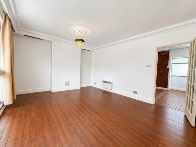 3 bedroom semi detached house for rent in Long Drive, London, W3
