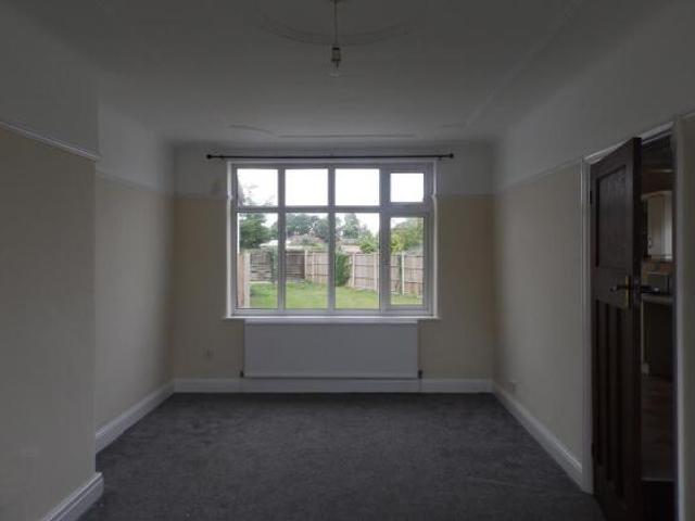 3 bedroom semi detached house for rent in Longfield Avenue, Upton, Chester, CH2 1RH, CH2