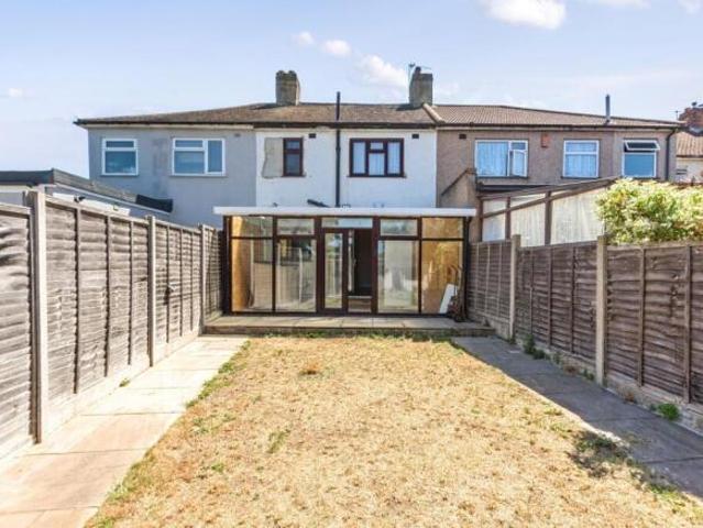 3 bedroom semi detached house for rent in Lochmere Close, Erith, DA8