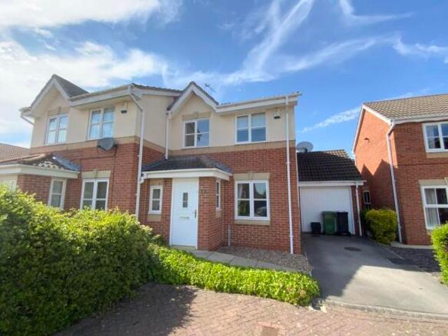 3 bedroom semi detached house for rent in Lockyer Close, York, YO30