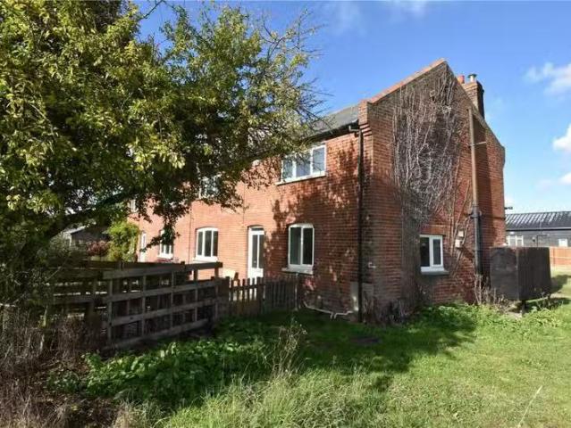 3 bedroom semi detached house for rent in Lower Barn Farm Cott.